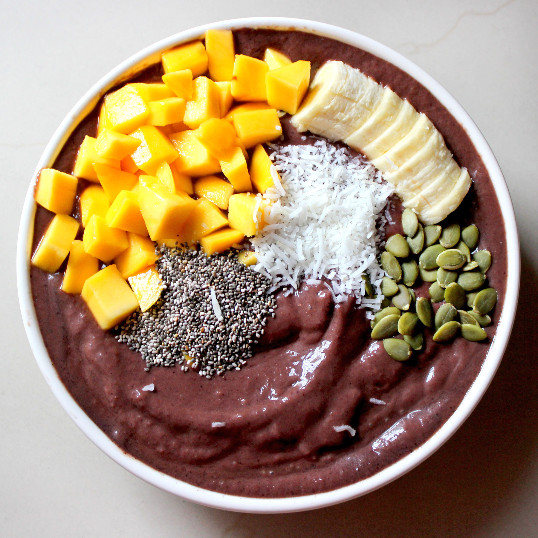 Acai Berry Smoothie Bowl | Free 7 Day Vegan Meal Planner | Veahero