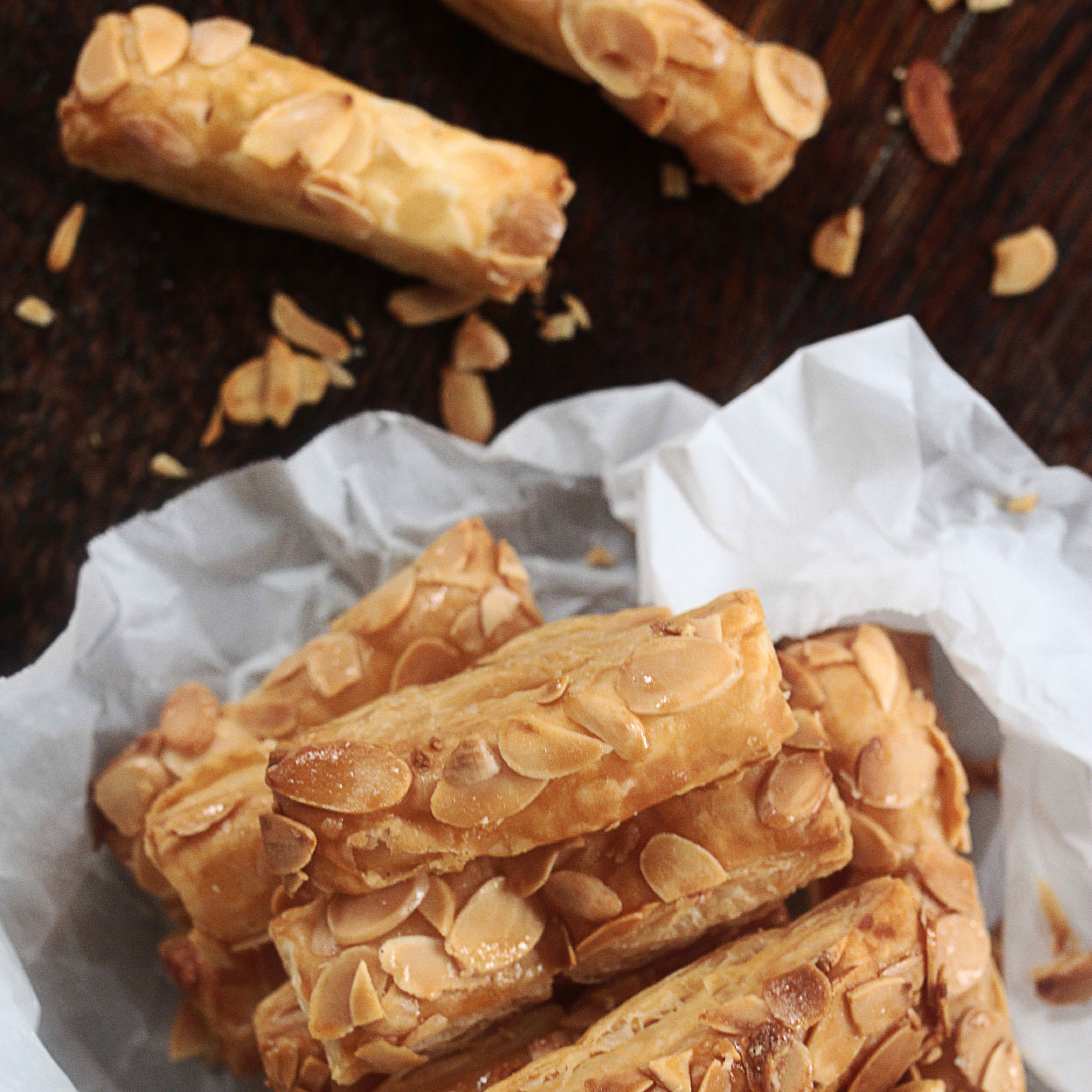 Almond Pastry Fingers | Free 7 Day Vegan Meal Plan | Veahero