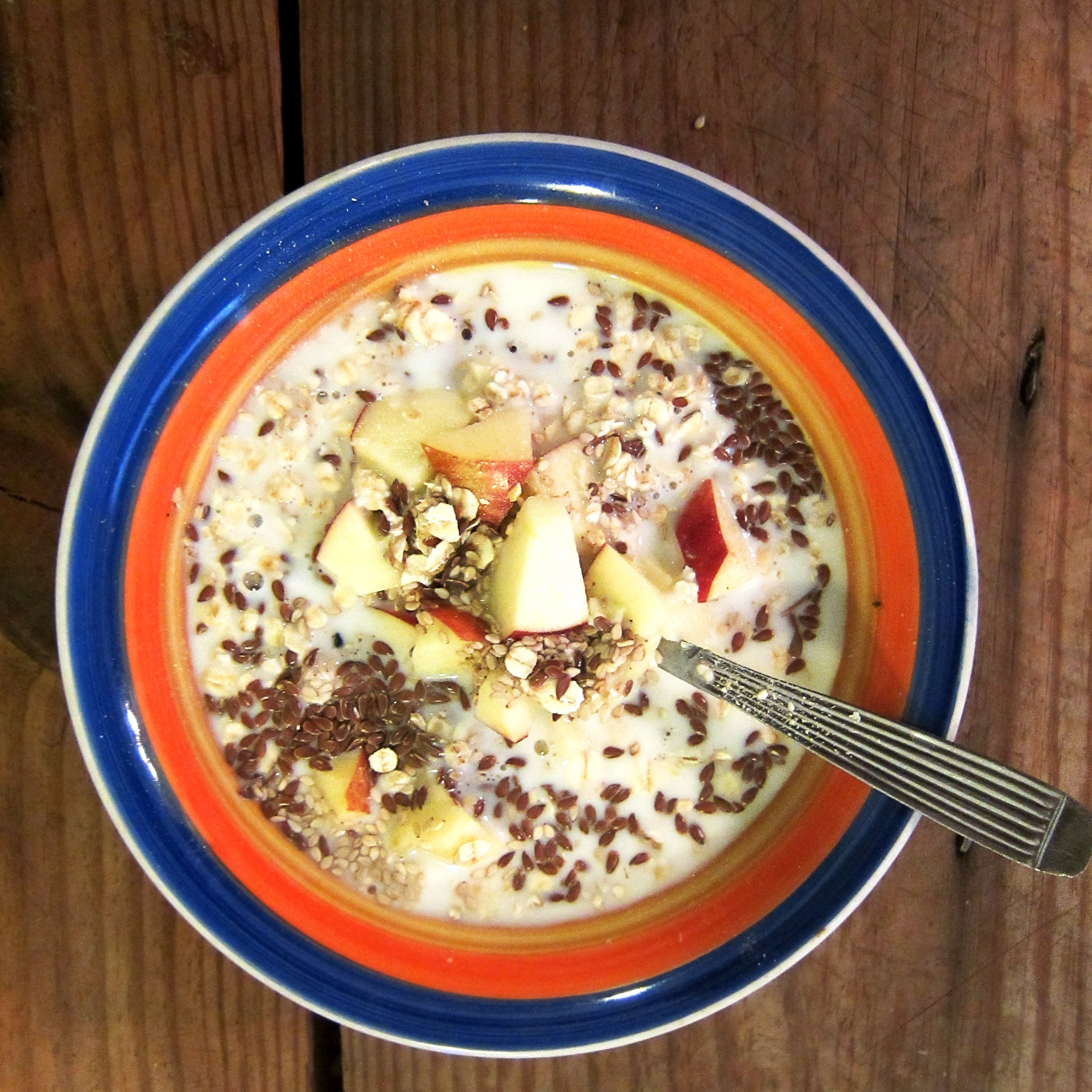 Apple and Mixed Seed Muesli | Free 7 Day Vegan Meal Plan | Veahero
