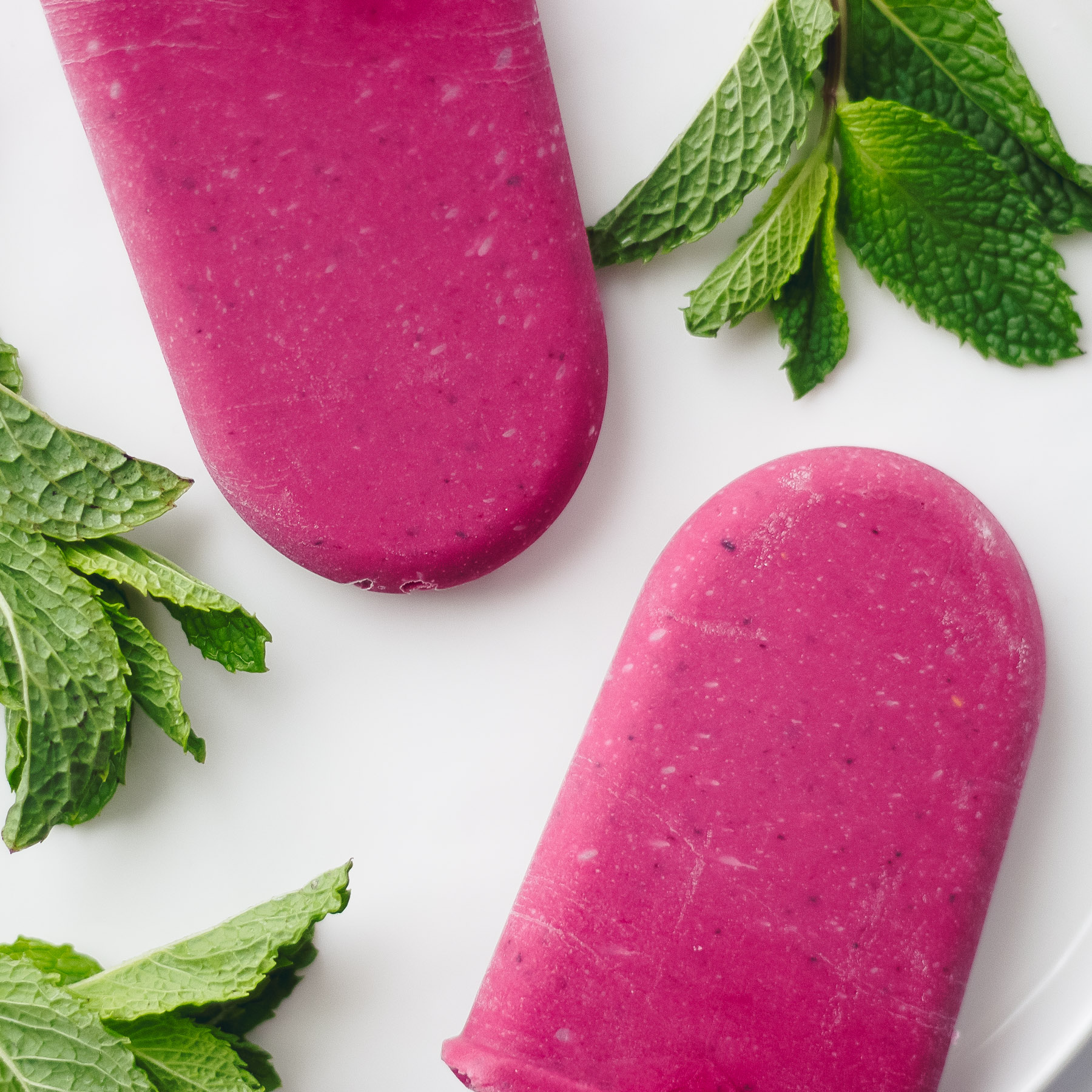 Beet and Berry Ice Pops | Free Vegan Meal Planning | Veahero