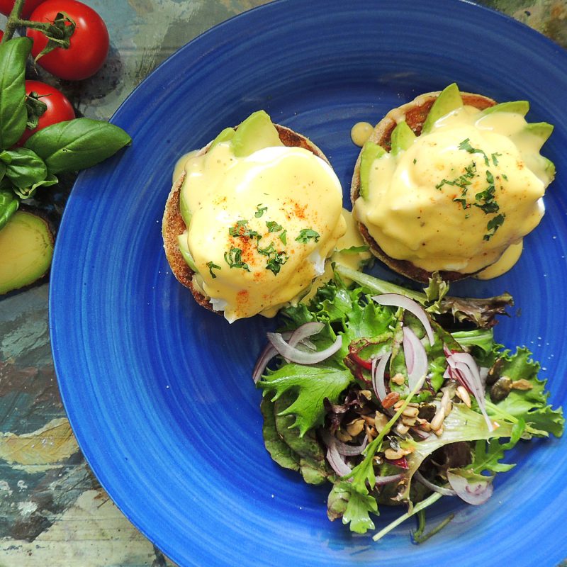 Eggs Benedict with Avocado | Free 7 Day Vegetarian Meal Plan | Veahero
