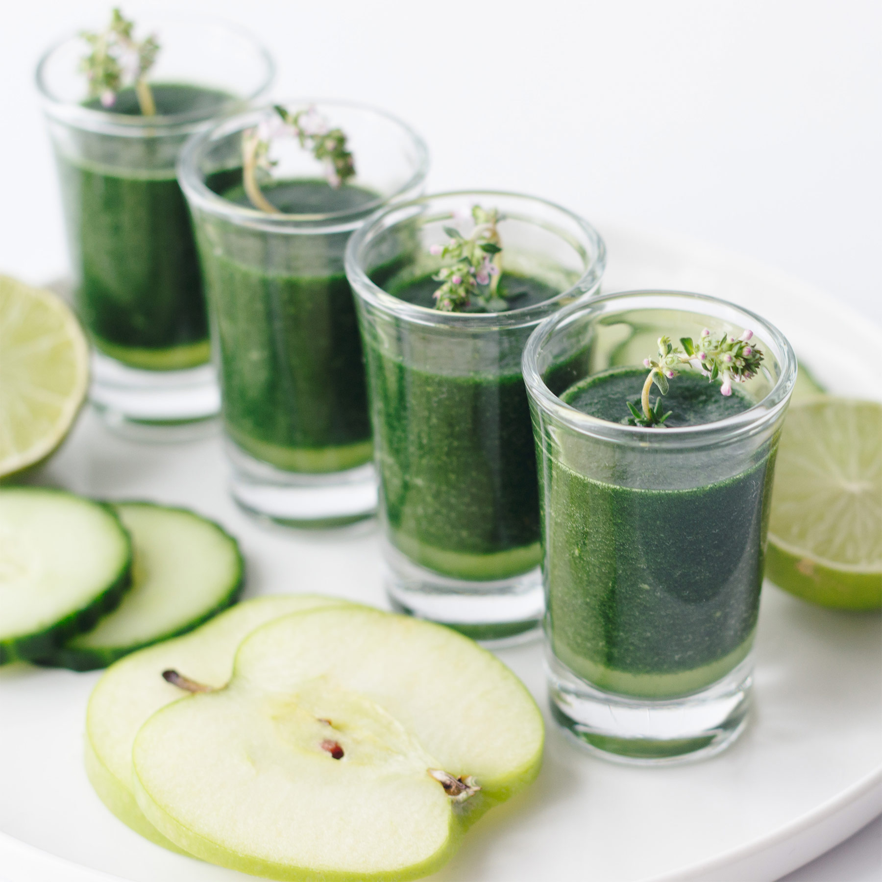Spinach and Apple Smoothie Shots | Free Vegan Meal Plan | Veahero