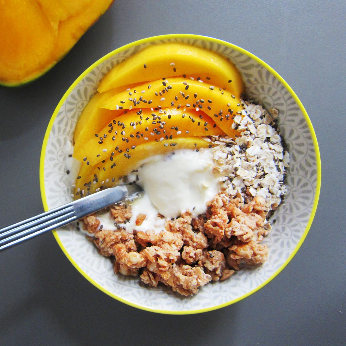 Mango and Yogurt Muesli | Free 7 Day Vegetarian Meal Plan | Veahero