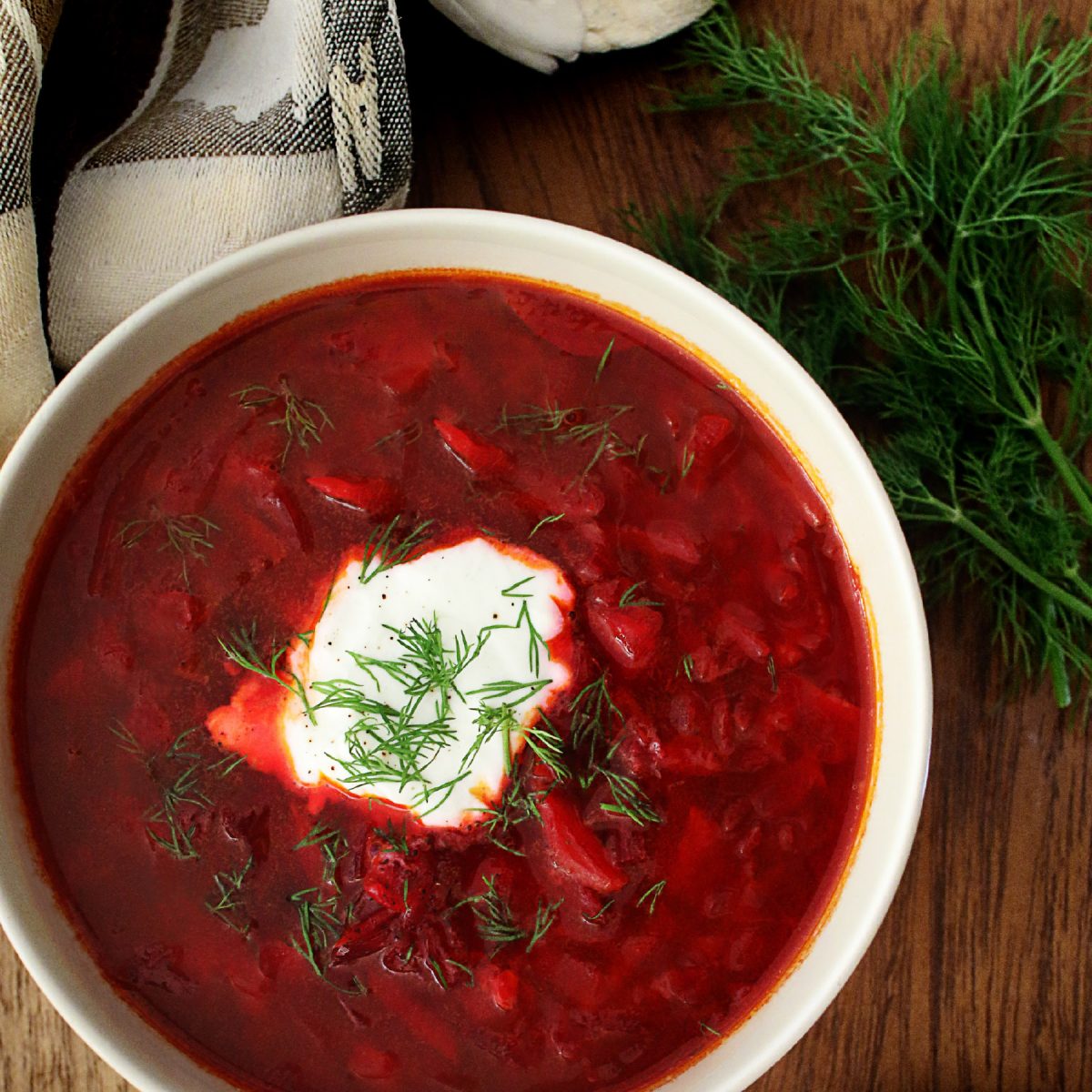 Russian Beet Borscht Soup | Free 7 Day Vegan Meal Plan | Veahero