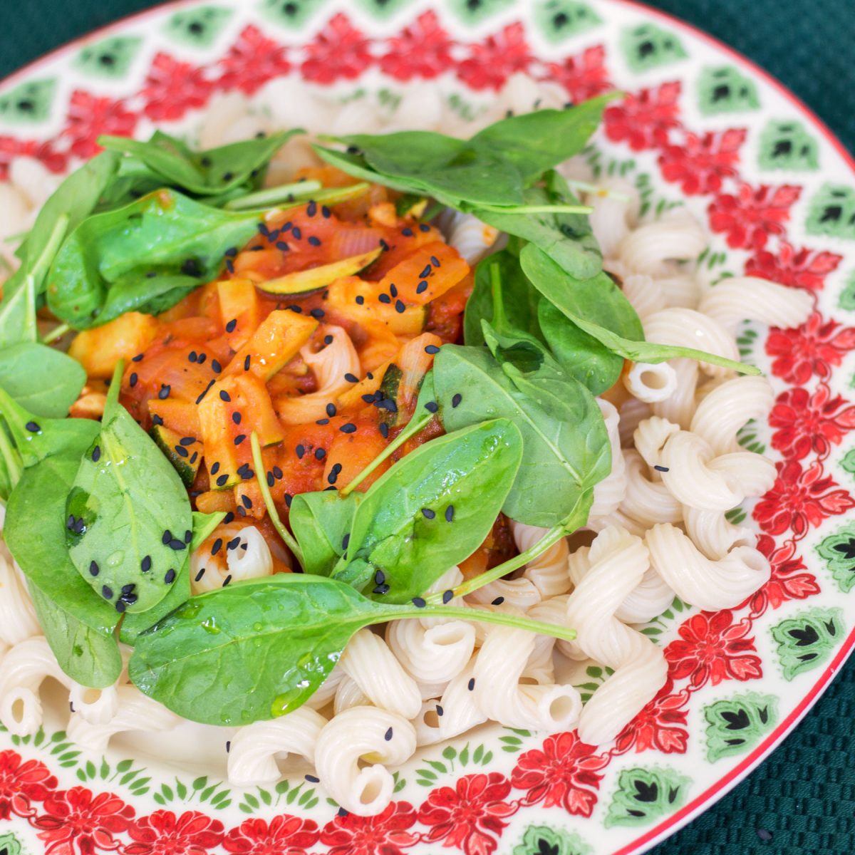 Spelt Pasta with Spinach and Zucchini | Free Vegan Meal Plan | Veahero